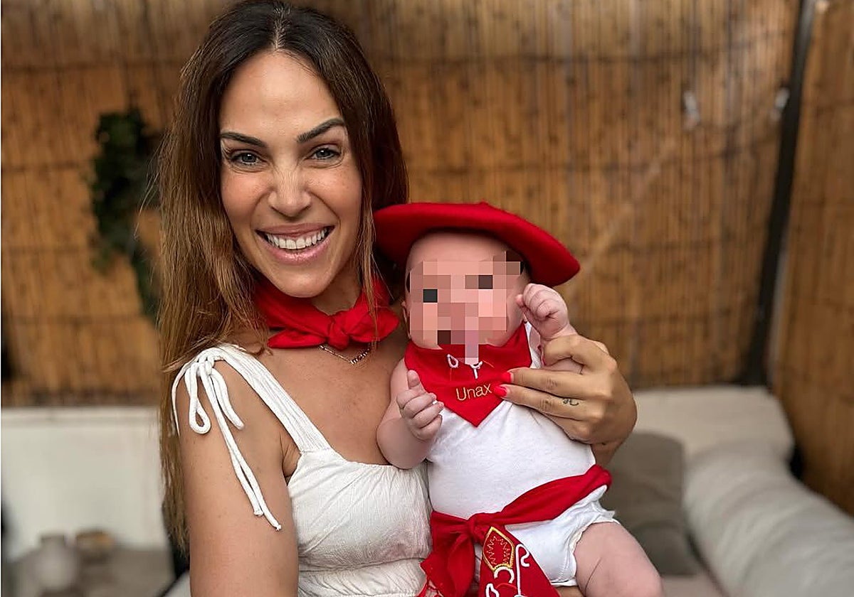 Nerea Garmendia disfruta de sus primeros sanfermines junto su hijo Unax: «Va marcando estilo ...